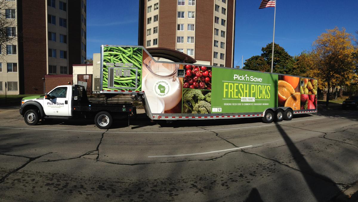 Mobile market brings fresh food to campus on Thursday
