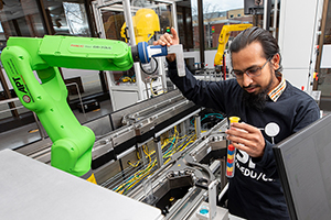 Microsoft gives UWM $1.2 million for Connected Systems Institute at UWM